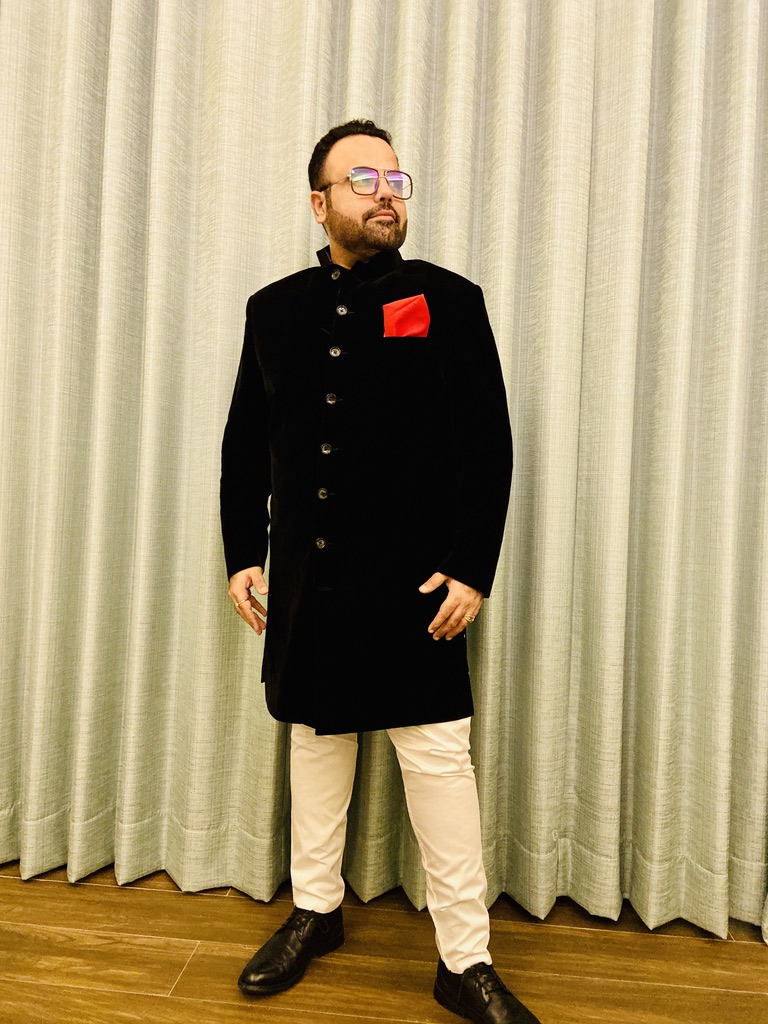 Varun Kapoor - The Showman, Anchor & Singer | DJ Serivices & Wedding ...