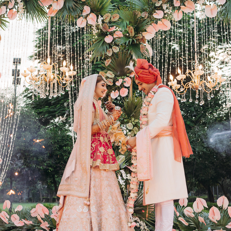 Mitali and Aakash, The Gateway Resort Damdama Lake, Gurgaon | WeddingSutra