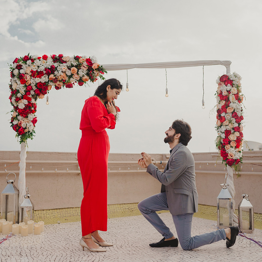 A breathtaking and intimate terrace proposal by the sea that was akin ...