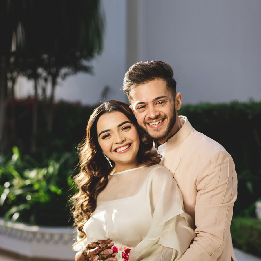 Pooja Budhwani and Dhiren Tharwani | The Leela Palace Jaipur | WeddingSutra