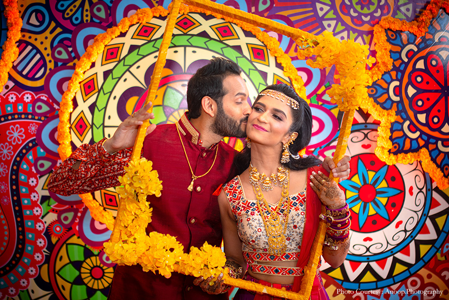 From a traditional village theme to a spring setup, this wedding decor ...