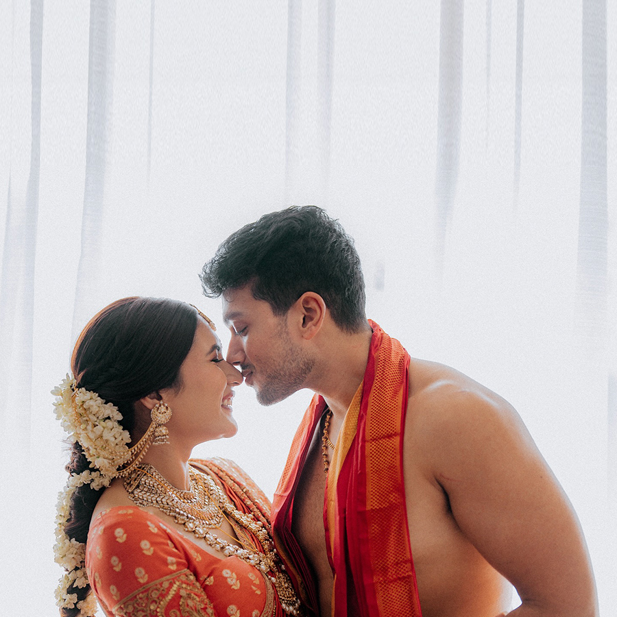 Tarini Kalingarayar and Kalidas Jayaram, Guruvayur Temple, Kerala | WeddingSutra