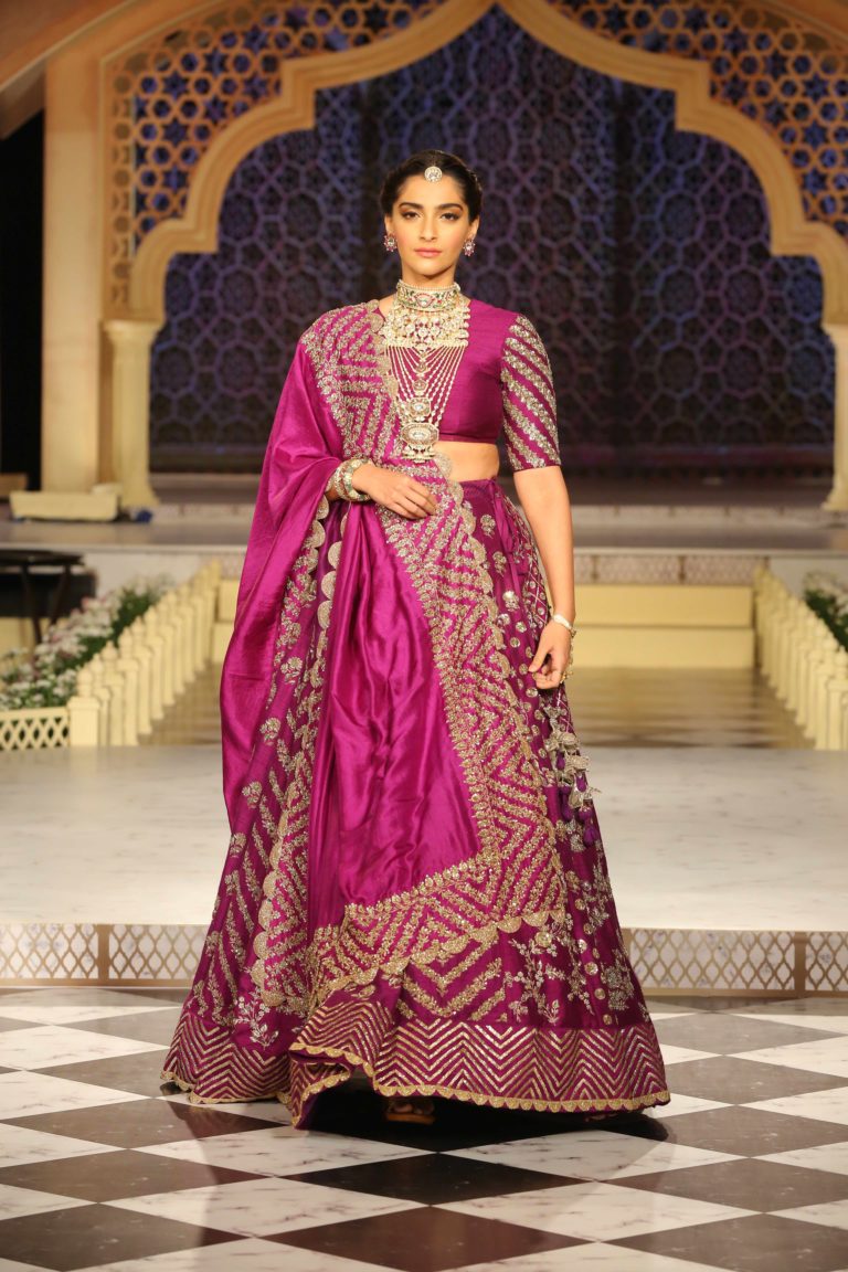 Jayanti Reddy | Bridal Lehengas,Saris & Wedding Outfits | Hyderabad ...