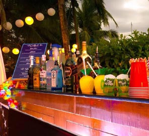 10 Impressive Ways to Serve Cocktails | Entertaining | WeddingSutra.com